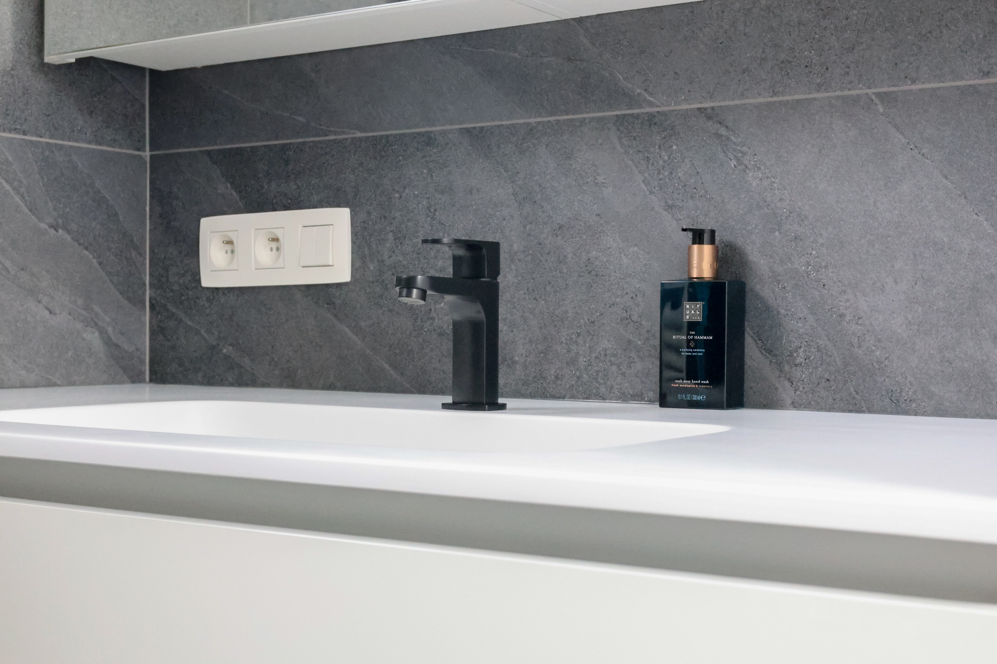 Project LH in Turnhout I Badkamer - JM Interieur